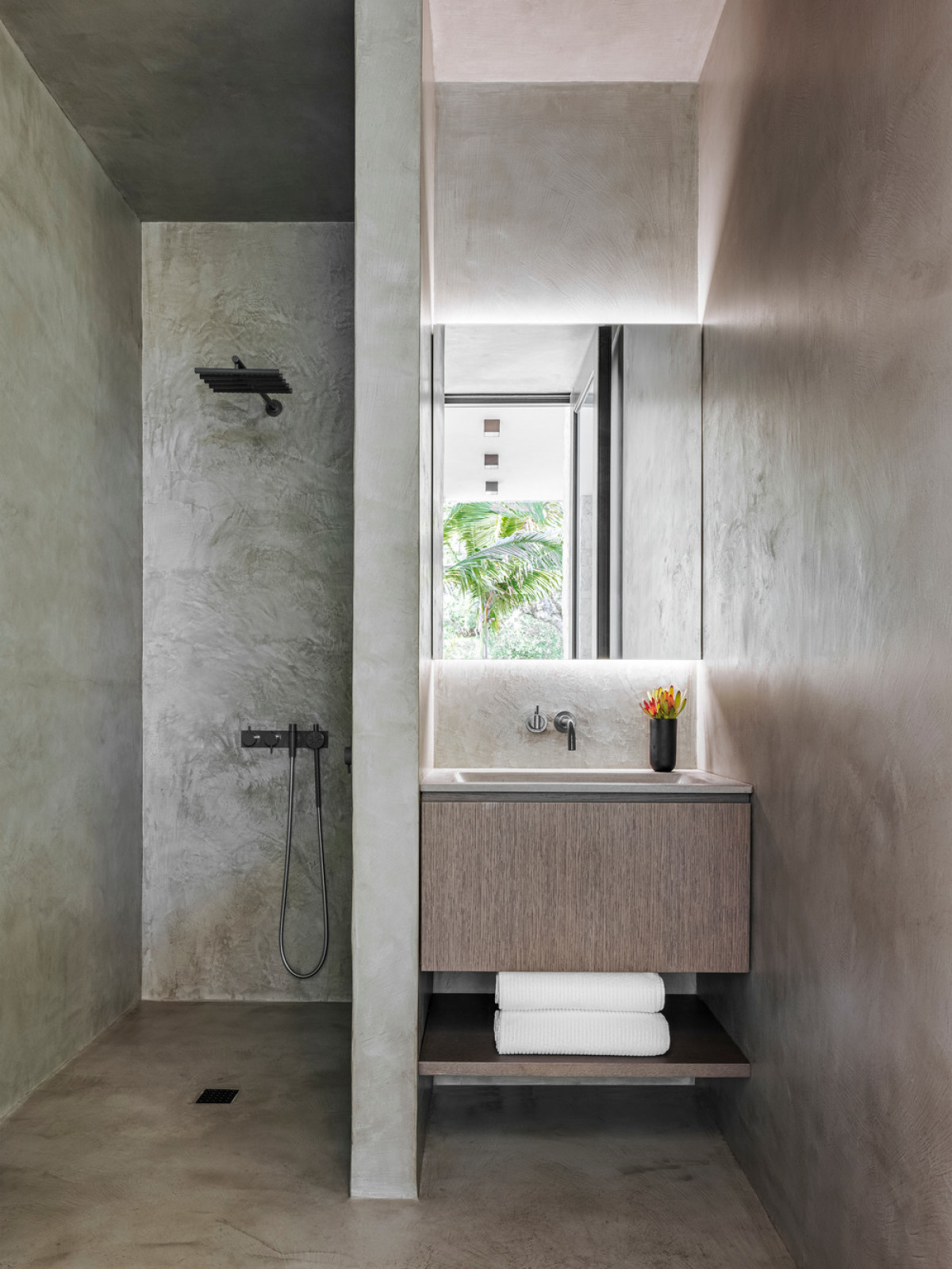 Strang Design realizes sustainable waterfront residence | Design Dekko